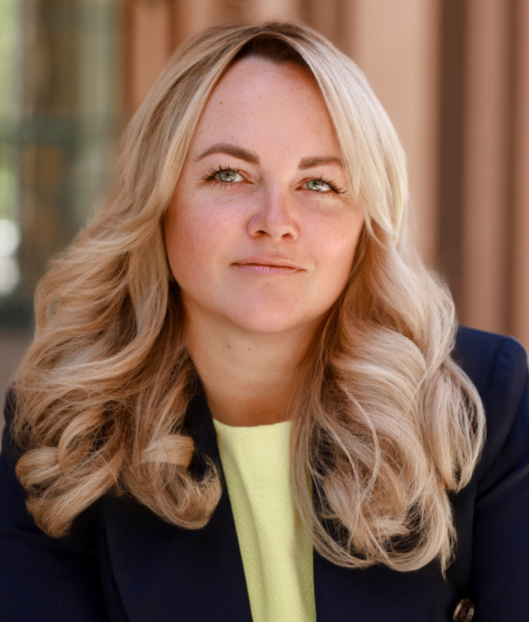 Kim Lyons | Women in Trial